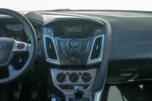 Pelēks Ford Focus 2013 Liepāja, ar dzinēja tilpumu 1.60 L un nobraukumu 255 tūkst. km par 2500 €, foto 35 vietnē AUTOMOTO.COM.LV