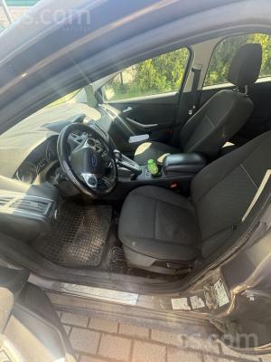Pelēks Ford Focus 2013 Rīga, ar dzinēja tilpumu 2.00 L un nobraukumu 350 tūkst. km par 1300 €, foto  vietnē AUTOMOTO.COM.LV