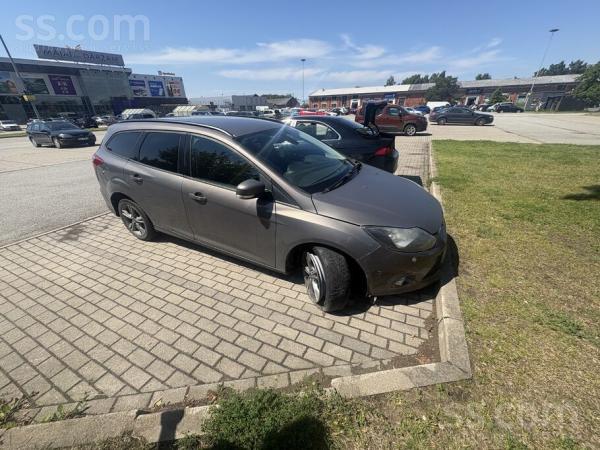 Grey Ford Focus 2013 in Riga, with an engine capacity of 2.00 L and mileage of 350 thousand km for 1300 €, photo 7 on AUTOMOTO.COM.LV