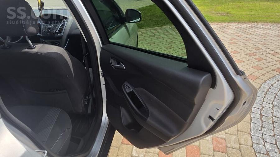 Pelēks Ford Focus 2013 Talsi, ar dzinēja tilpumu 1.60 L un nobraukumu 315 tūkst. km par 4290 €, foto 12 vietnē AUTOMOTO.COM.LV