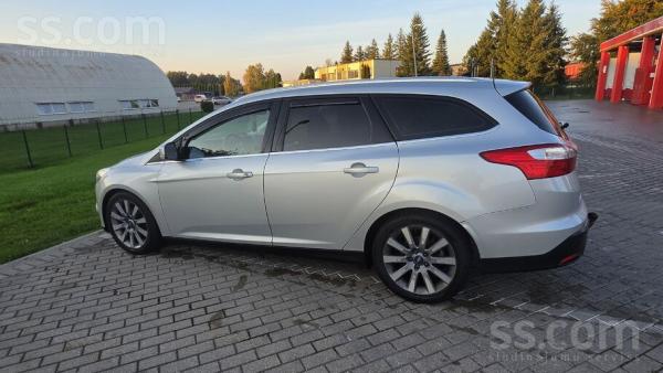 Pelēks Ford Focus 2013 Talsi, ar dzinēja tilpumu 1.60 L un nobraukumu 315 tūkst. km par 3800 €, foto 1 vietnē AUTOMOTO.COM.LV