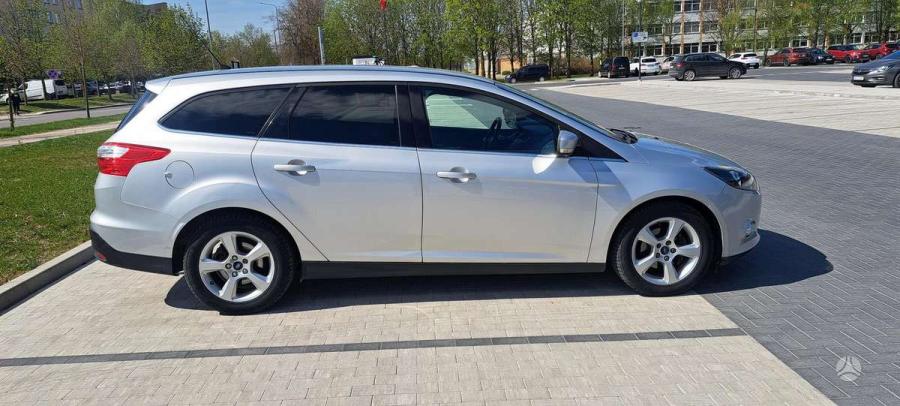 Grey Ford Focus 2013 in Siauliai, with an engine capacity of 1.00 L and mileage of 200 thousand km for 3900 €, photo 1 on AUTOMOTO.COM.LV