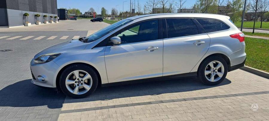 Grey Ford Focus 2013 in Siauliai, with an engine capacity of 1.00 L and mileage of 200 thousand km for 3900 €, photo 3 on AUTOMOTO.COM.LV