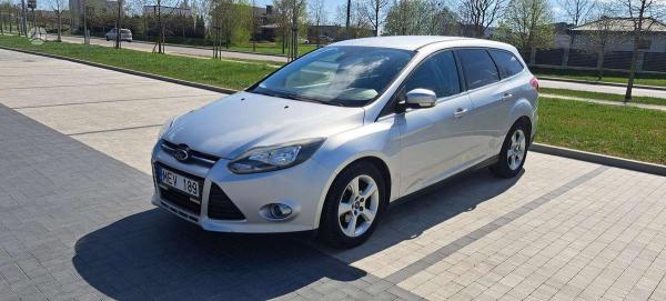 Pelēks Ford Focus 2013 Šauļi, ar dzinēja tilpumu 1.00 L un nobraukumu 200 tūkst. km par 3900 €, foto 3 vietnē AUTOMOTO.COM.LV