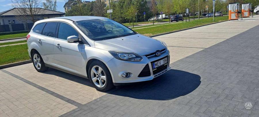 Grey Ford Focus 2013 in Siauliai, with an engine capacity of 1.00 L and mileage of 200 thousand km for 3900 €, photo 5 on AUTOMOTO.COM.LV