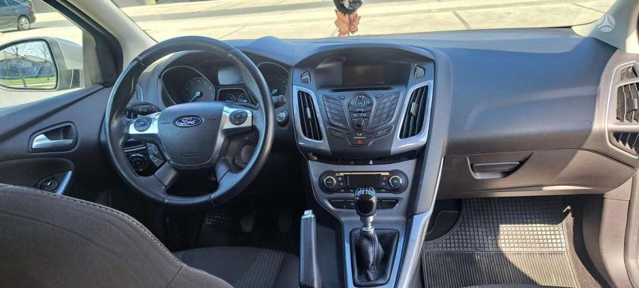 Grey Ford Focus 2013 in Siauliai, with an engine capacity of 1.00 L and mileage of 200 thousand km for 3900 €, photo 7 on AUTOMOTO.COM.LV