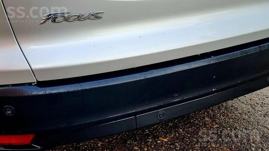 Grey Ford Focus 2013 in Cesis, with an engine capacity of 1.60 L and mileage of 243 thousand km for 2900 €, photo 8 on AUTOMOTO.COM.LV
