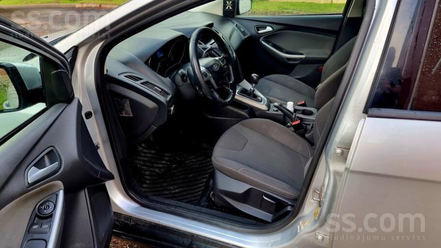 Grey Ford Focus 2013 in Cesis, with an engine capacity of 1.60 L and mileage of 243 thousand km for 2900 €, photo 12 on AUTOMOTO.COM.LV