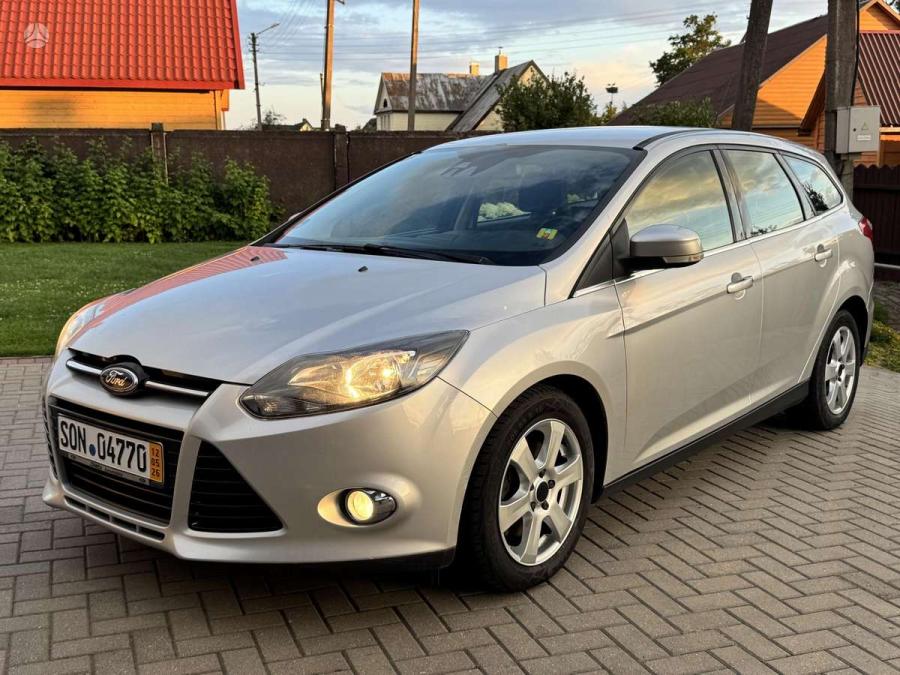 Grey Ford Focus 2013 in Rokiskis, with an engine capacity of 2.00 L and mileage of 318 thousand km for 3450 €, photo 8 on AUTOMOTO.COM.LV