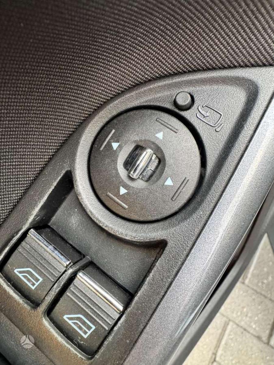Grey Ford Focus 2013 in Rokiskis, with an engine capacity of 2.00 L and mileage of 318 thousand km for 3450 €, photo 17 on AUTOMOTO.COM.LV