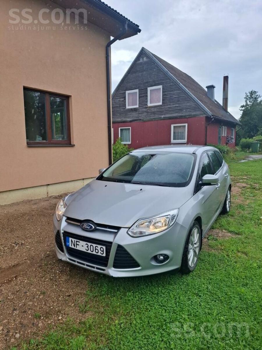 Pelēks Ford Focus 2013 Ogre, ar dzinēja tilpumu 1.60 L un nobraukumu 178 tūkst. km par 1900 €, foto 1 vietnē AUTOMOTO.COM.LV