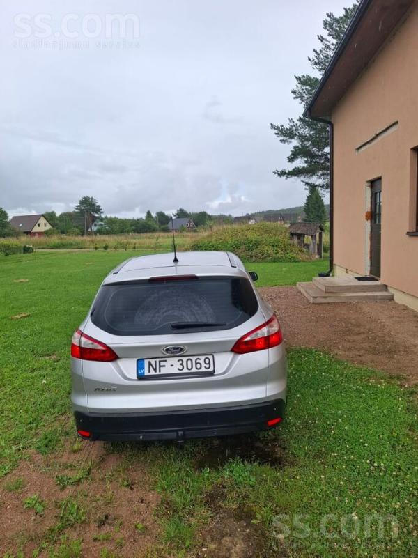 Pelēks Ford Focus 2013 Ogre, ar dzinēja tilpumu 1.60 L un nobraukumu 178 tūkst. km par 1900 €, foto 4 vietnē AUTOMOTO.COM.LV