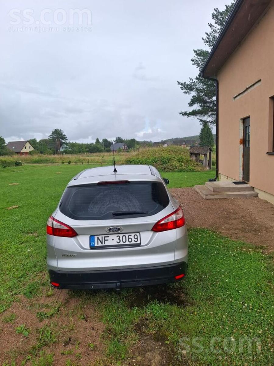 Pelēks Ford Focus 2013 Ogre, ar dzinēja tilpumu 1.60 L un nobraukumu 178 tūkst. km par 1900 €, foto 5 vietnē AUTOMOTO.COM.LV
