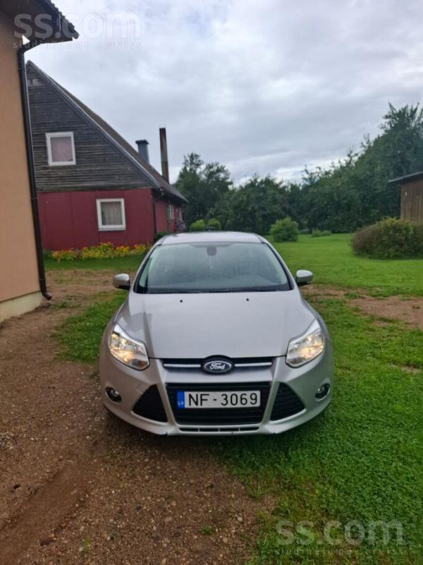Pelēks Ford Focus 2013 Ogre, ar dzinēja tilpumu 1.60 L un nobraukumu 178 tūkst. km par 1900 €, foto 8 vietnē AUTOMOTO.COM.LV