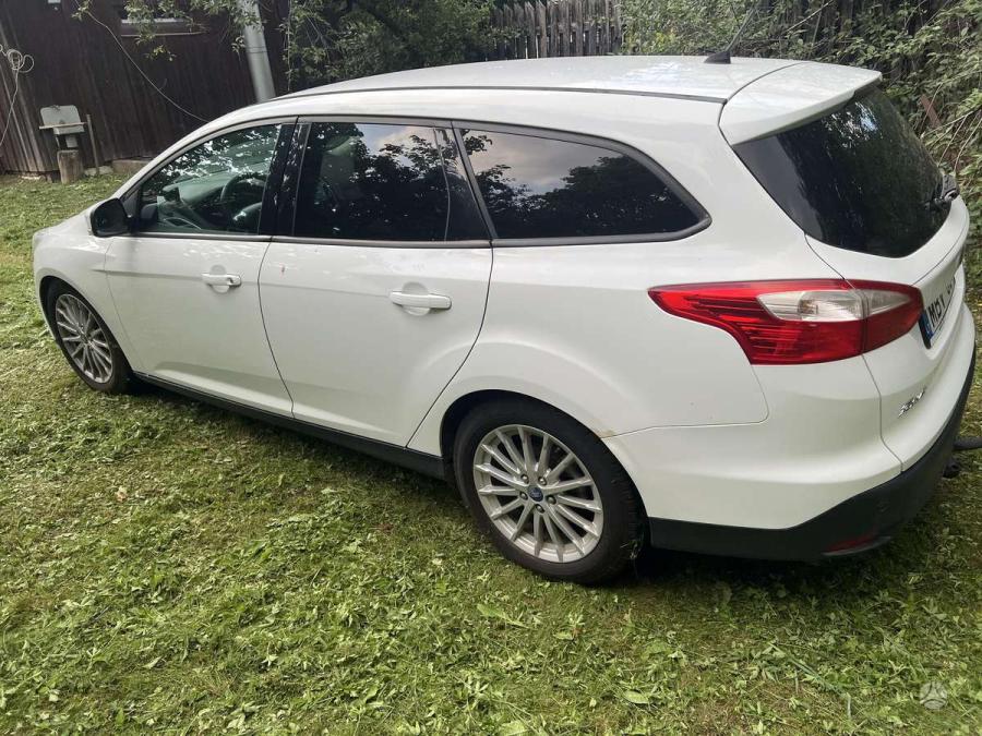Grey Ford Focus 2013 in Vilnius, with an engine capacity of 2.00 L and mileage of 277 thousand km for 2200 €, photo 5 on AUTOMOTO.COM.LV