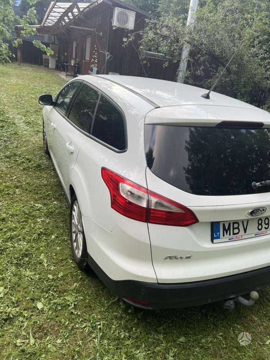 Grey Ford Focus 2013 in Vilnius, with an engine capacity of 2.00 L and mileage of 277 thousand km for 2200 €, photo 6 on AUTOMOTO.COM.LV