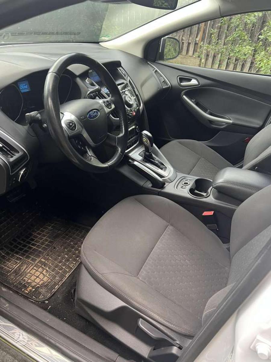 Grey Ford Focus 2013 in Vilnius, with an engine capacity of 2.00 L and mileage of 277 thousand km for 2200 €, photo 8 on AUTOMOTO.COM.LV