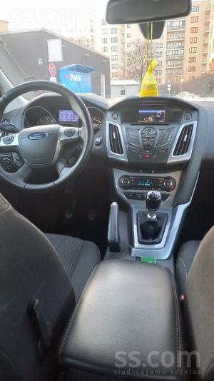Pelēks Ford Focus 2013 Rīga, ar dzinēja tilpumu 1.60 L un nobraukumu 280 tūkst. km par 3100 €, foto 12 vietnē AUTOMOTO.COM.LV