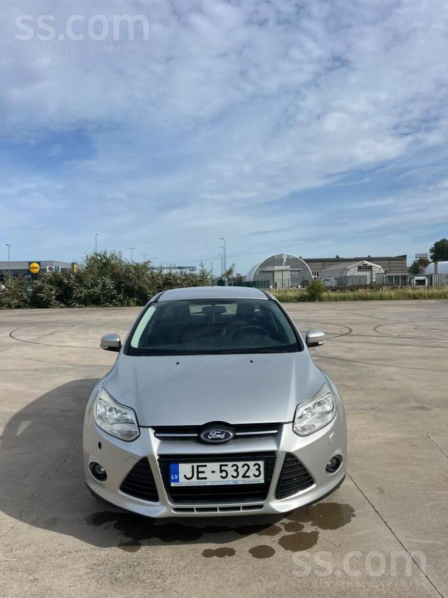 Pelēks Ford Focus 2013 Liepāja, ar dzinēja tilpumu 1.60 L un nobraukumu 196 tūkst. km par 4500 €, foto 3 vietnē AUTOMOTO.COM.LV