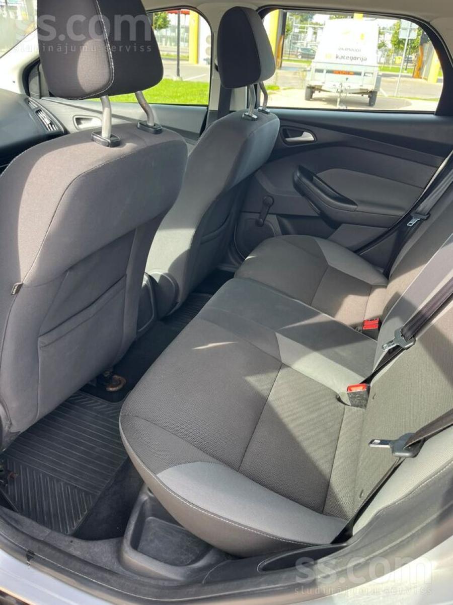 Pelēks Ford Focus 2013 Liepāja, ar dzinēja tilpumu 1.60 L un nobraukumu 196 tūkst. km par 4500 €, foto 8 vietnē AUTOMOTO.COM.LV