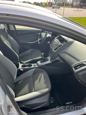 Pelēks Ford Focus 2013 Liepāja, ar dzinēja tilpumu 1.60 L un nobraukumu 196 tūkst. km par 4500 €, foto 10 vietnē AUTOMOTO.COM.LV