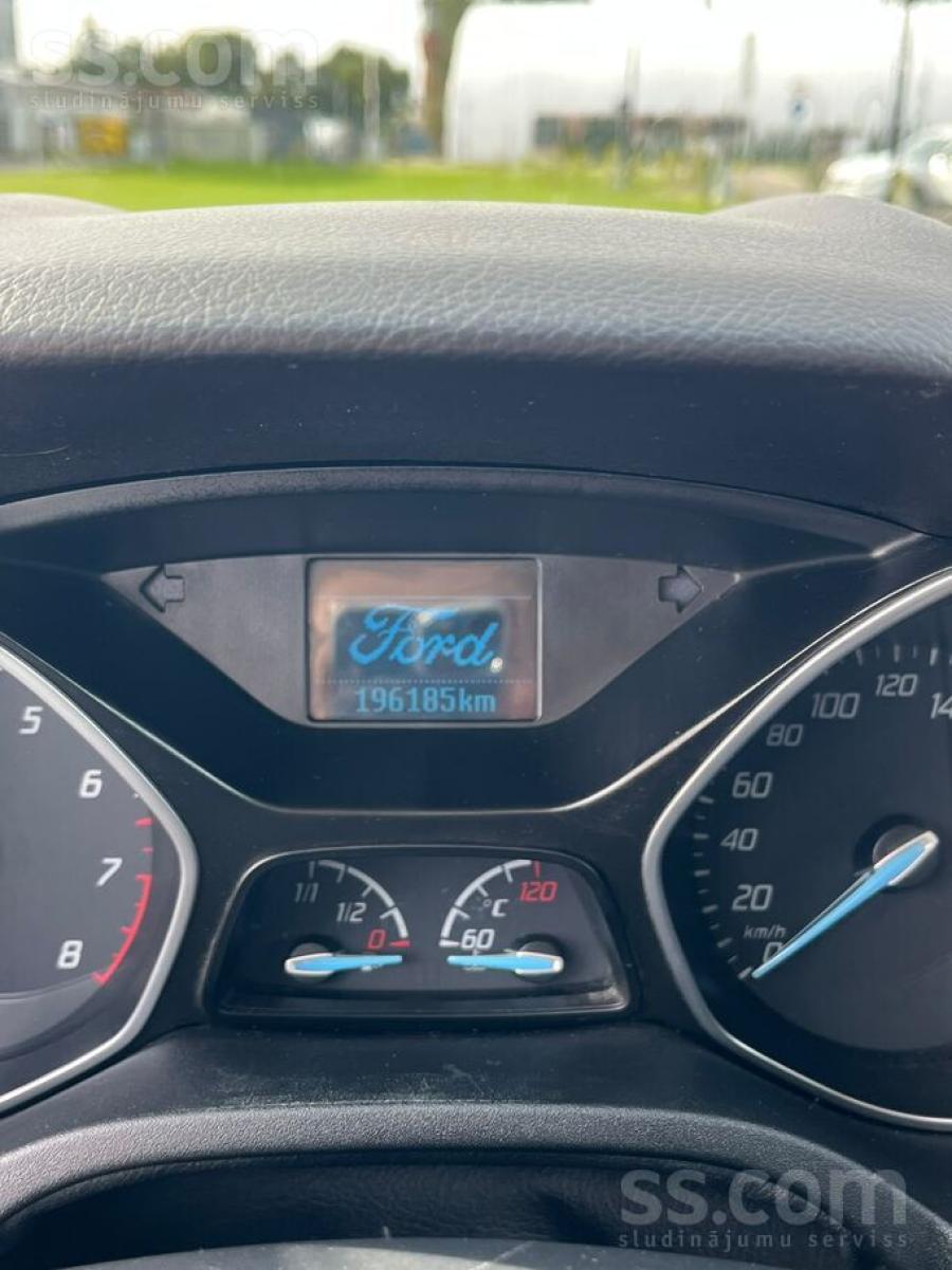 Pelēks Ford Focus 2013 Liepāja, ar dzinēja tilpumu 1.60 L un nobraukumu 196 tūkst. km par 4500 €, foto 12 vietnē AUTOMOTO.COM.LV