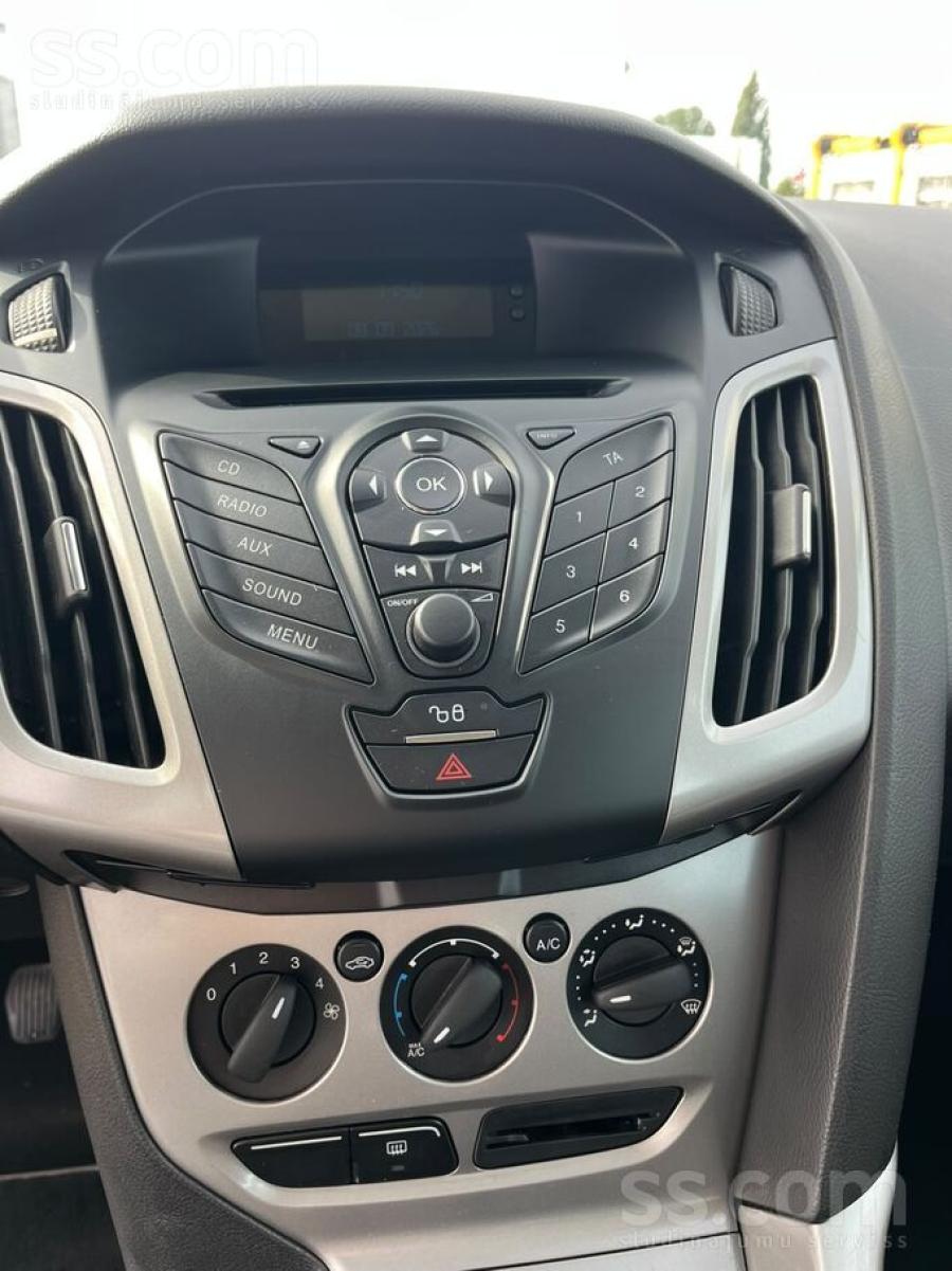 Grey Ford Focus 2013 in Liepaja, with an engine capacity of 1.60 L and mileage of 196 thousand km for 3900 €, photo 14 on AUTOMOTO.COM.LV