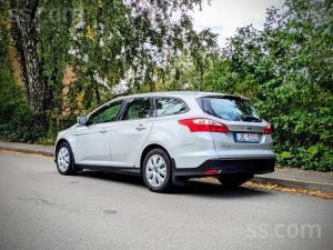 Pelēks Ford Focus 2013 Rīga, ar dzinēja tilpumu 1.60 L un nobraukumu 196 tūkst. km par 3290 €, foto 4 vietnē AUTOMOTO.COM.LV
