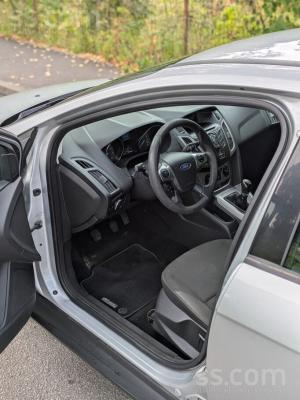 Pelēks Ford Focus 2013 Rīga, ar dzinēja tilpumu 1.60 L un nobraukumu 196 tūkst. km par 3290 €, foto 6 vietnē AUTOMOTO.COM.LV