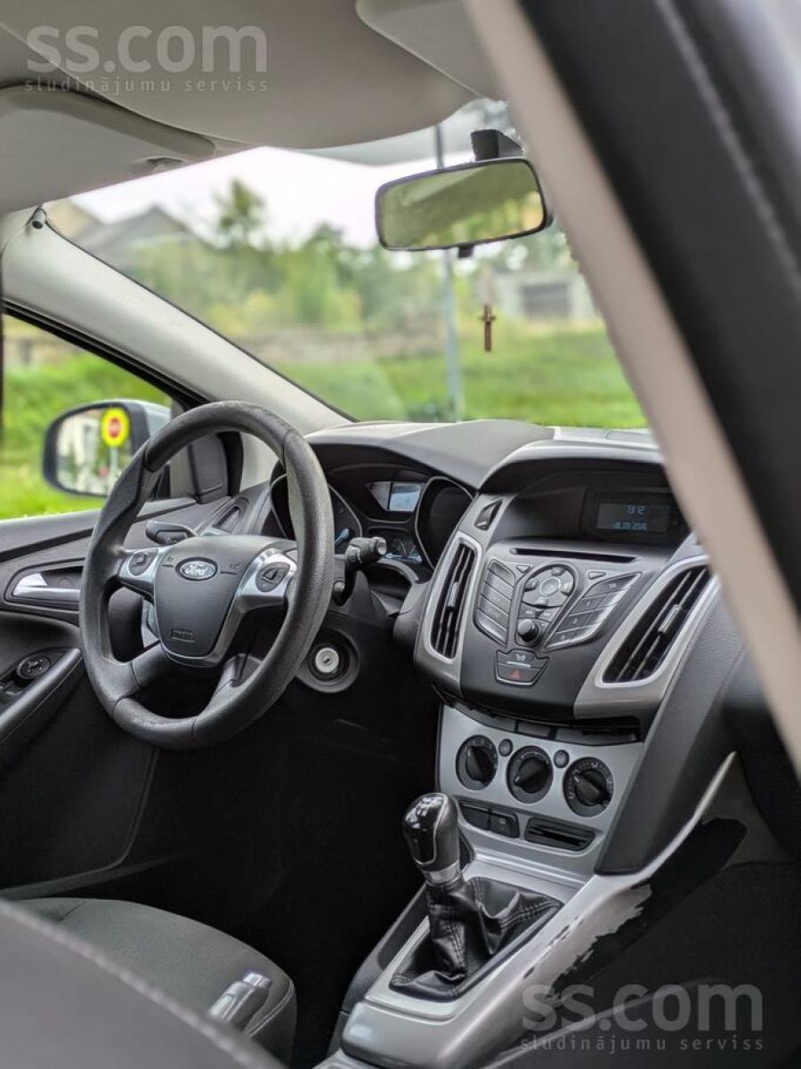 Pelēks Ford Focus 2013 Rīga, ar dzinēja tilpumu 1.60 L un nobraukumu 196 tūkst. km par 3290 €, foto 7 vietnē AUTOMOTO.COM.LV