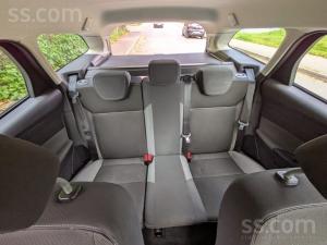 Pelēks Ford Focus 2013 Rīga, ar dzinēja tilpumu 1.60 L un nobraukumu 196 tūkst. km par 3290 €, foto 9 vietnē AUTOMOTO.COM.LV