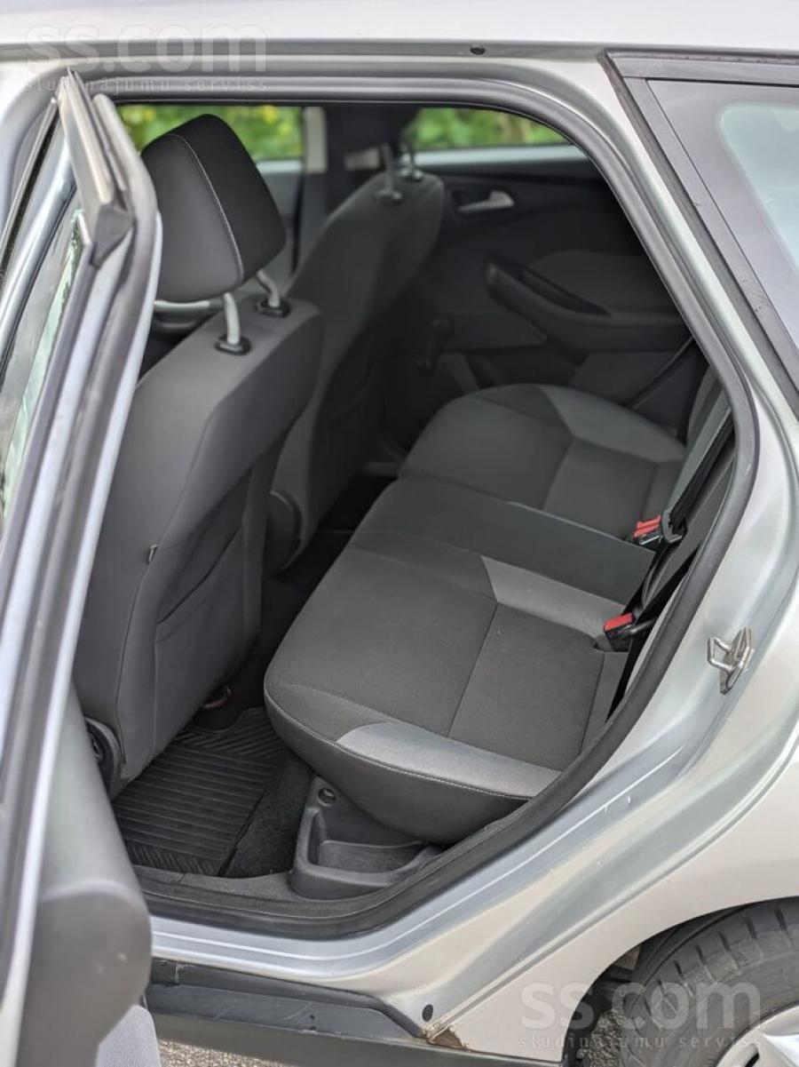 Pelēks Ford Focus 2013 Rīga, ar dzinēja tilpumu 1.60 L un nobraukumu 196 tūkst. km par 3290 €, foto 10 vietnē AUTOMOTO.COM.LV