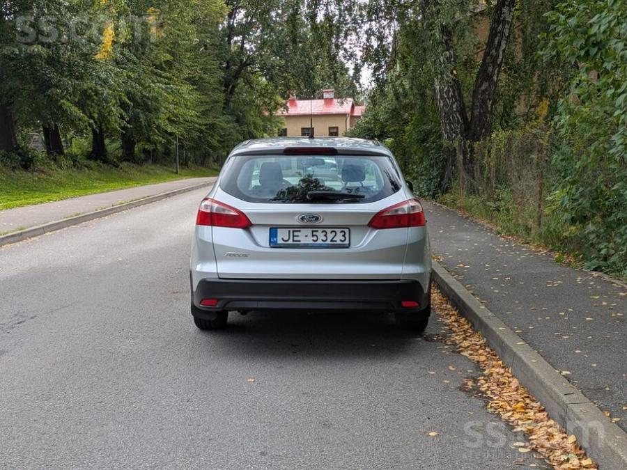 Pelēks Ford Focus 2013 Rīga, ar dzinēja tilpumu 1.60 L un nobraukumu 196 tūkst. km par 3290 €, foto 11 vietnē AUTOMOTO.COM.LV