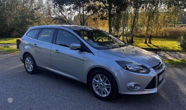 Pelēks Ford Focus 2013 Utena, ar dzinēja tilpumu 1.00 L un nobraukumu 247 tūkst. km par 2650 €, foto 3 vietnē AUTOMOTO.COM.LV