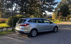 Pelēks Ford Focus 2013 Utena, ar dzinēja tilpumu 1.00 L un nobraukumu 247 tūkst. km par 2650 €, foto 11 vietnē AUTOMOTO.COM.LV