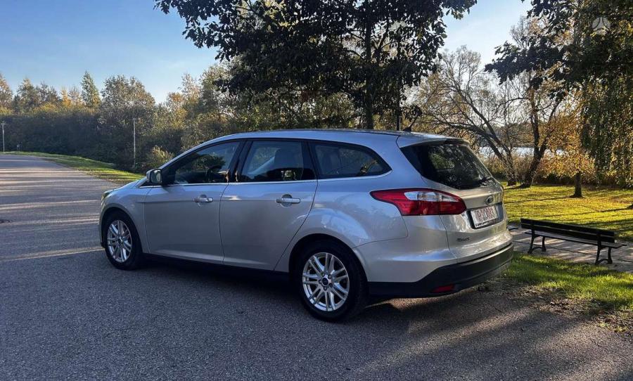 Pelēks Ford Focus 2013 Utena, ar dzinēja tilpumu 1.00 L un nobraukumu 247 tūkst. km par 2650 €, foto 14 vietnē AUTOMOTO.COM.LV