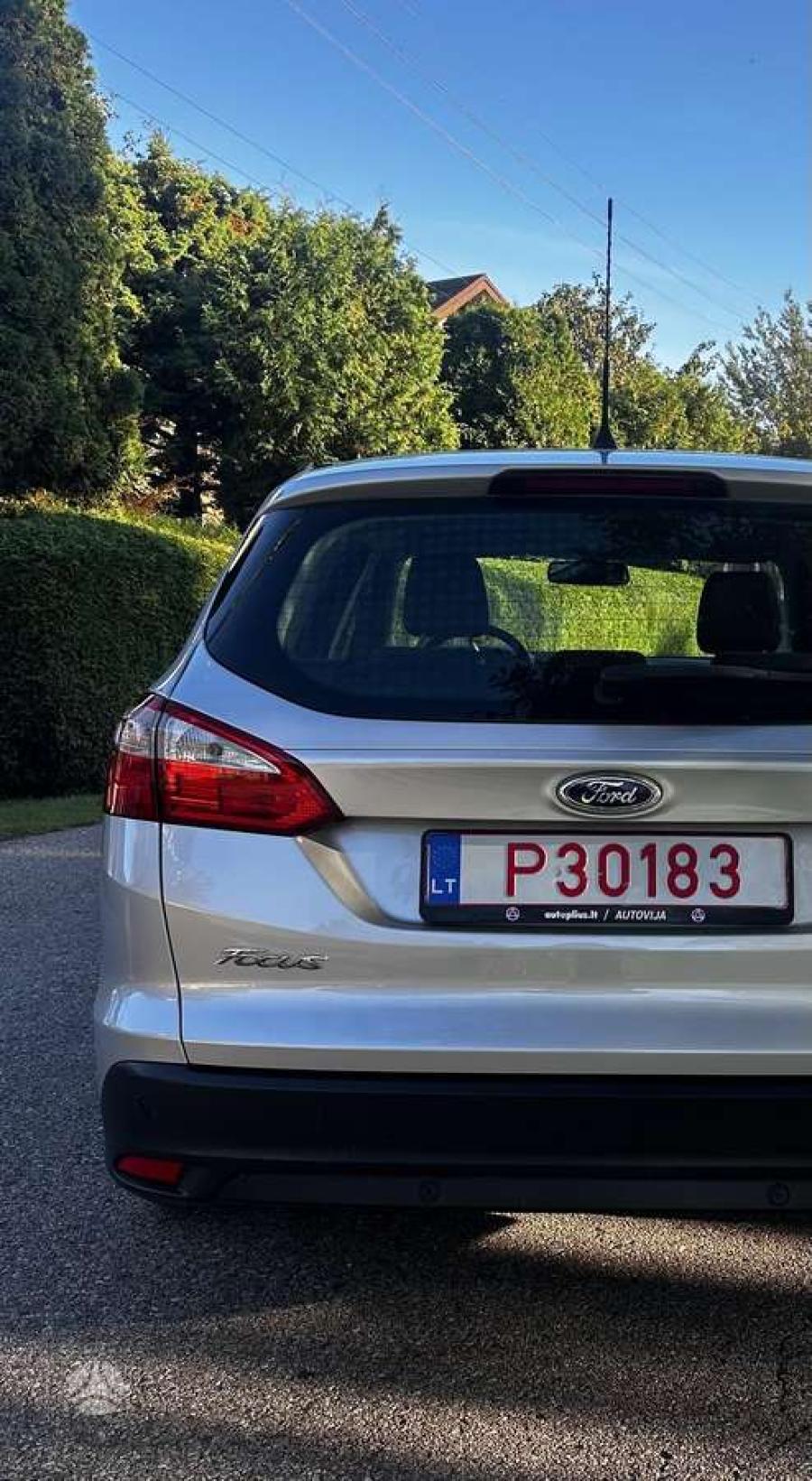 Pelēks Ford Focus 2013 Utena, ar dzinēja tilpumu 1.00 L un nobraukumu 247 tūkst. km par 2650 €, foto 17 vietnē AUTOMOTO.COM.LV