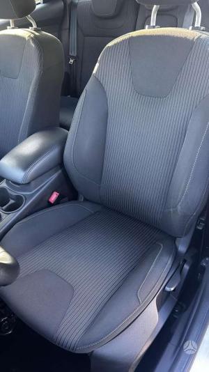 Pelēks Ford Focus 2013 Utena, ar dzinēja tilpumu 1.00 L un nobraukumu 247 tūkst. km par 2650 €, foto 24 vietnē AUTOMOTO.COM.LV