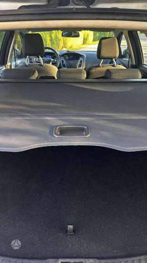 Pelēks Ford Focus 2013 Utena, ar dzinēja tilpumu 1.00 L un nobraukumu 247 tūkst. km par 2650 €, foto 27 vietnē AUTOMOTO.COM.LV
