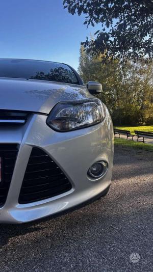 Pelēks Ford Focus 2013 Utena, ar dzinēja tilpumu 1.00 L un nobraukumu 247 tūkst. km par 2650 €, foto 30 vietnē AUTOMOTO.COM.LV
