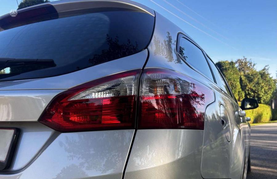 Pelēks Ford Focus 2013 Utena, ar dzinēja tilpumu 1.00 L un nobraukumu 247 tūkst. km par 2650 €, foto 32 vietnē AUTOMOTO.COM.LV