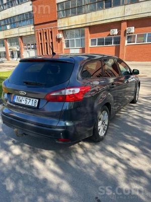 Pelēks Ford Focus 2014 Rīga, ar dzinēja tilpumu 1.60 L un nobraukumu 498 tūkst. km par 4800 €, foto 3 vietnē AUTOMOTO.COM.LV