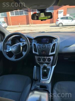 Pelēks Ford Focus 2014 Rīga, ar dzinēja tilpumu 1.60 L un nobraukumu 498 tūkst. km par 4800 €, foto 6 vietnē AUTOMOTO.COM.LV
