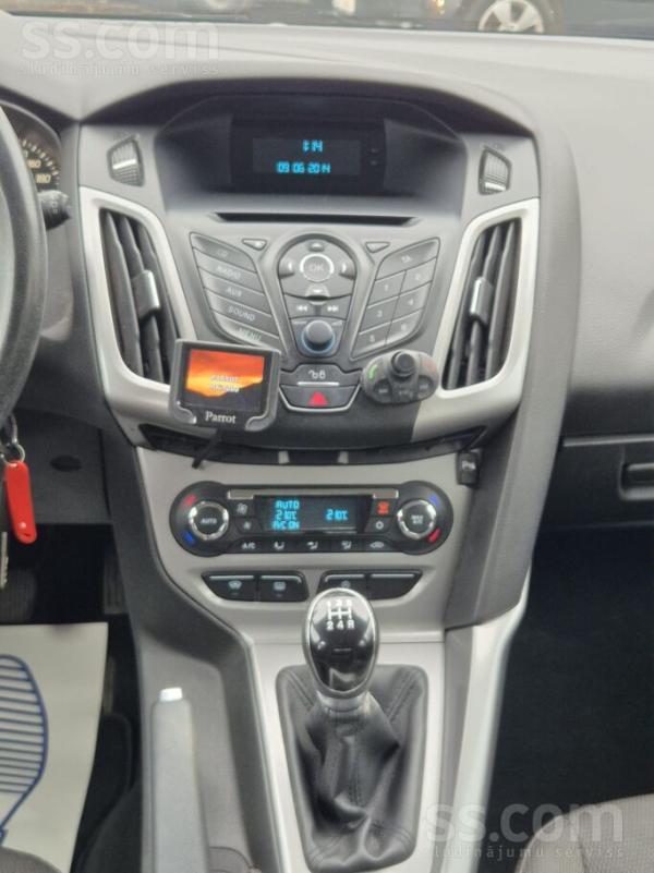 Grey Ford Focus 2014 in Riga, with an engine capacity of 1.00 L and mileage of 186 thousand km for 4990 €, photo 11 on AUTOMOTO.COM.LV