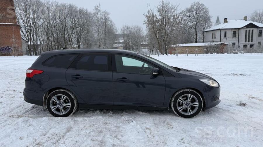Pelēks Ford Focus 2014 Saldus, ar dzinēja tilpumu 1.60 L un nobraukumu 250 tūkst. km par 4590 €, foto 4 vietnē AUTOMOTO.COM.LV
