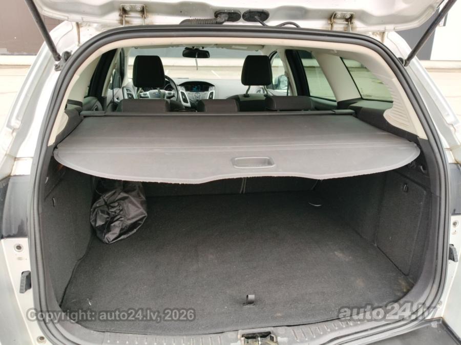 Pelēks Ford Focus 2014 Tallina, ar dzinēja tilpumu 1.60 L un nobraukumu 130 tūkst. km par 6900 €, foto 12 vietnē AUTOMOTO.COM.LV