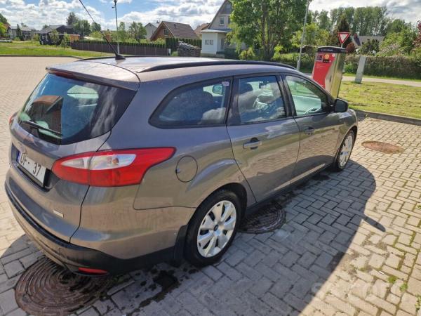 Pelēks Ford Focus 2014 Aizkraukle, ar dzinēja tilpumu 1.00 L un nobraukumu 276 tūkst. km par 4000 €, foto 4 vietnē AUTOMOTO.COM.LV