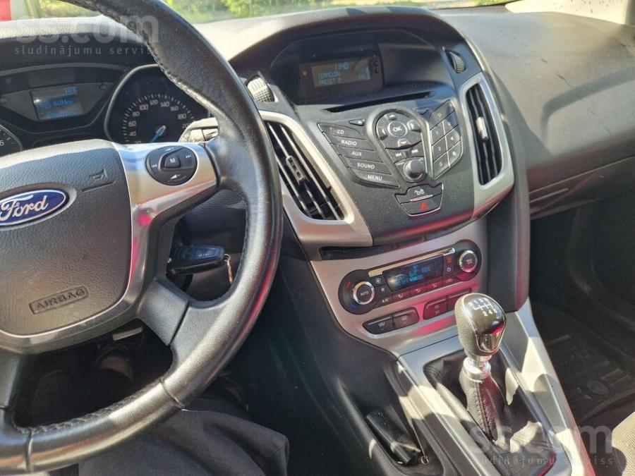 Pelēks Ford Focus 2014 Aizkraukle, ar dzinēja tilpumu 1.00 L un nobraukumu 276 tūkst. km par 4000 €, foto 8 vietnē AUTOMOTO.COM.LV