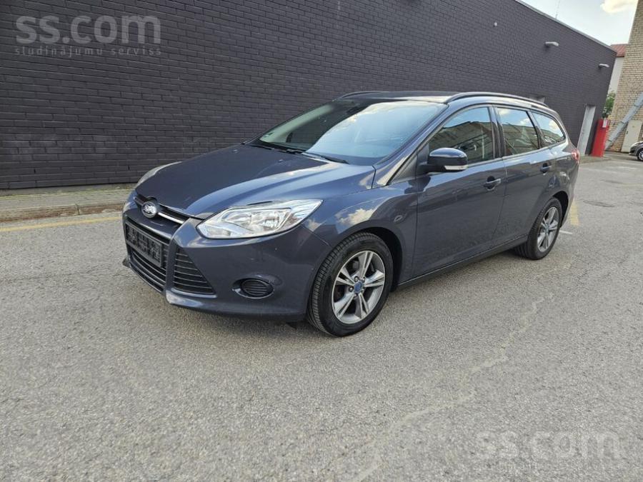 Pelēks Ford Focus 2014 Cēsis, ar dzinēja tilpumu 1.00 L un nobraukumu 310 tūkst. km par 2800 €, foto 1 vietnē AUTOMOTO.COM.LV