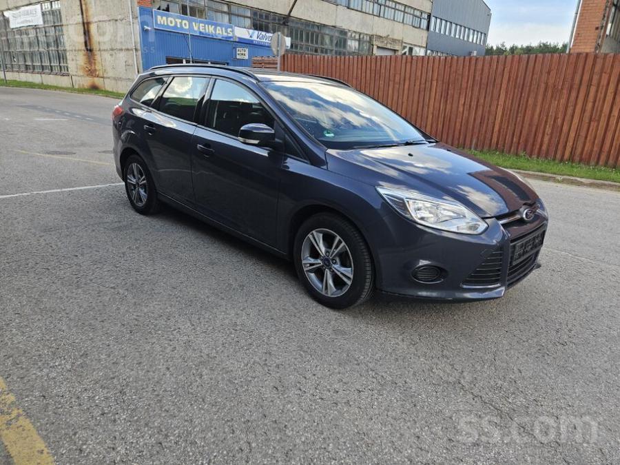 Pelēks Ford Focus 2014 Cēsis, ar dzinēja tilpumu 1.00 L un nobraukumu 310 tūkst. km par 2800 €, foto 4 vietnē AUTOMOTO.COM.LV